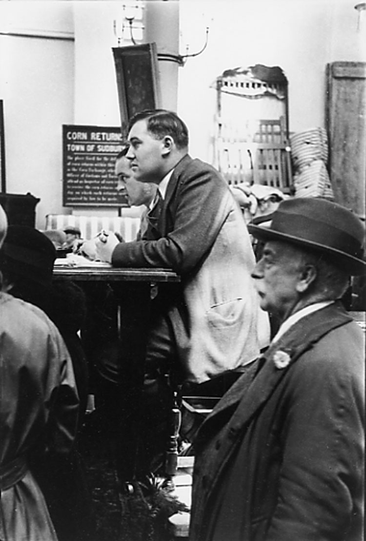 Market Hill (Humphrey Spender) - Sudbury Photo Archive